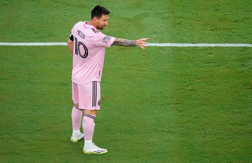 Messi e la curiosa esultanza che divide il web: le 2 spiegazioni "fantasy"