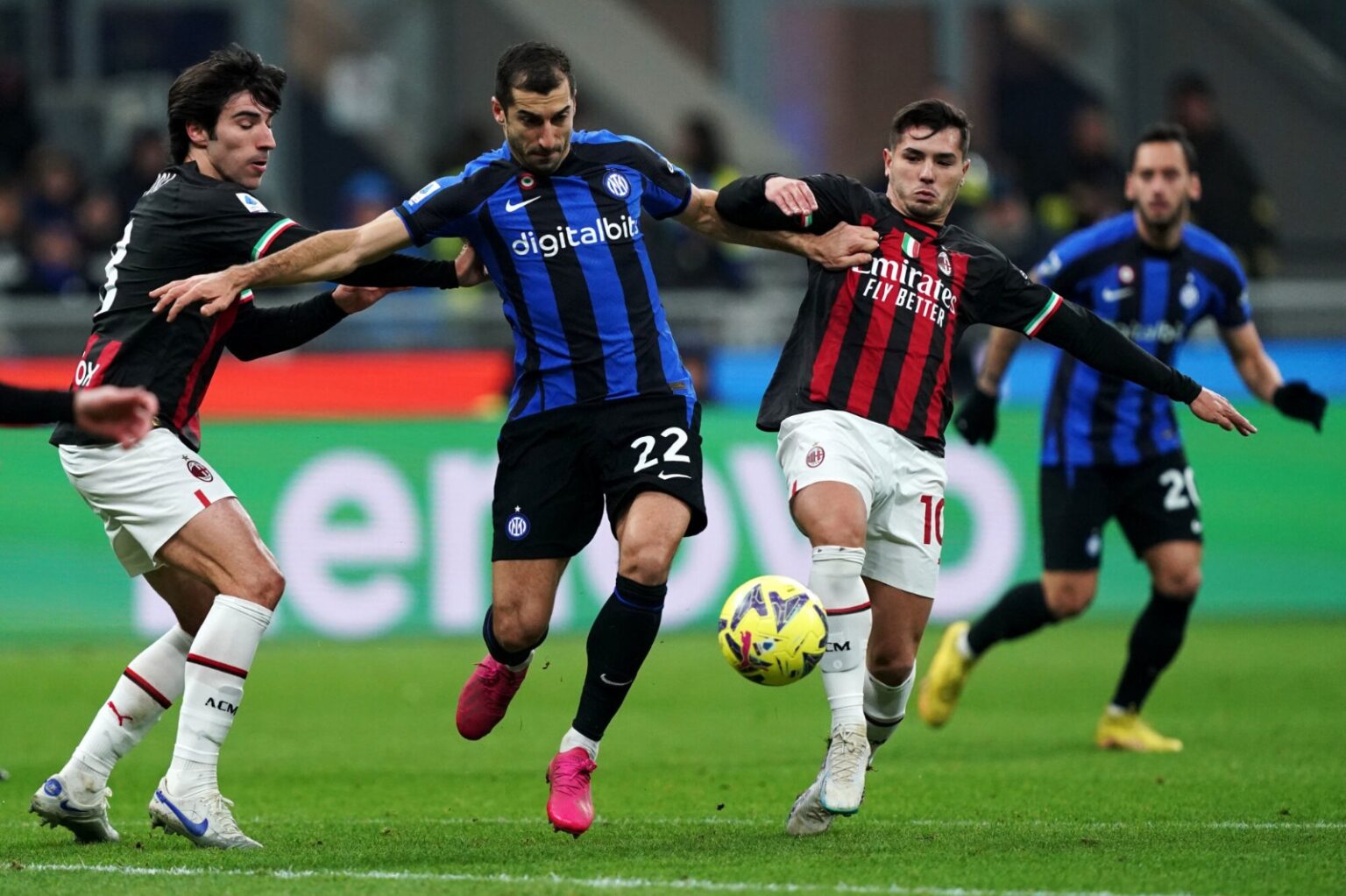 Champions League, Milan-Inter: probabili formazioni, orario e dove ...